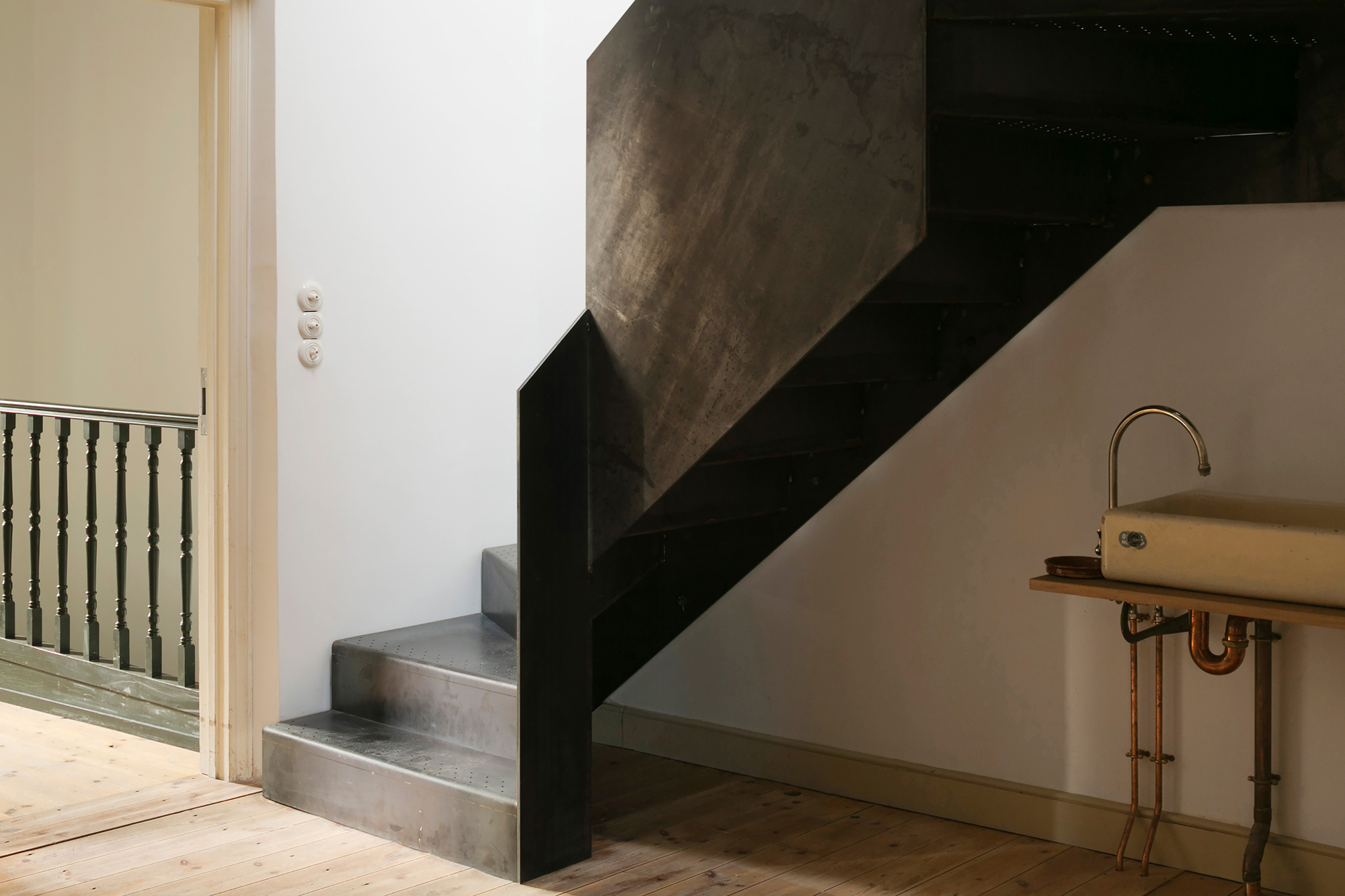 Gallery of Artist's Studio in Stepney in London / Martin Edwards ...