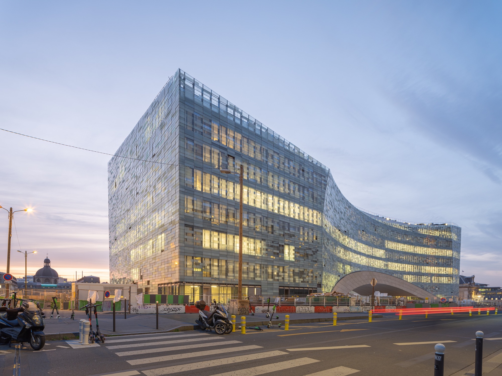 Gallery of Le Monde Office Building / Snøhetta + SRA Architects - 23