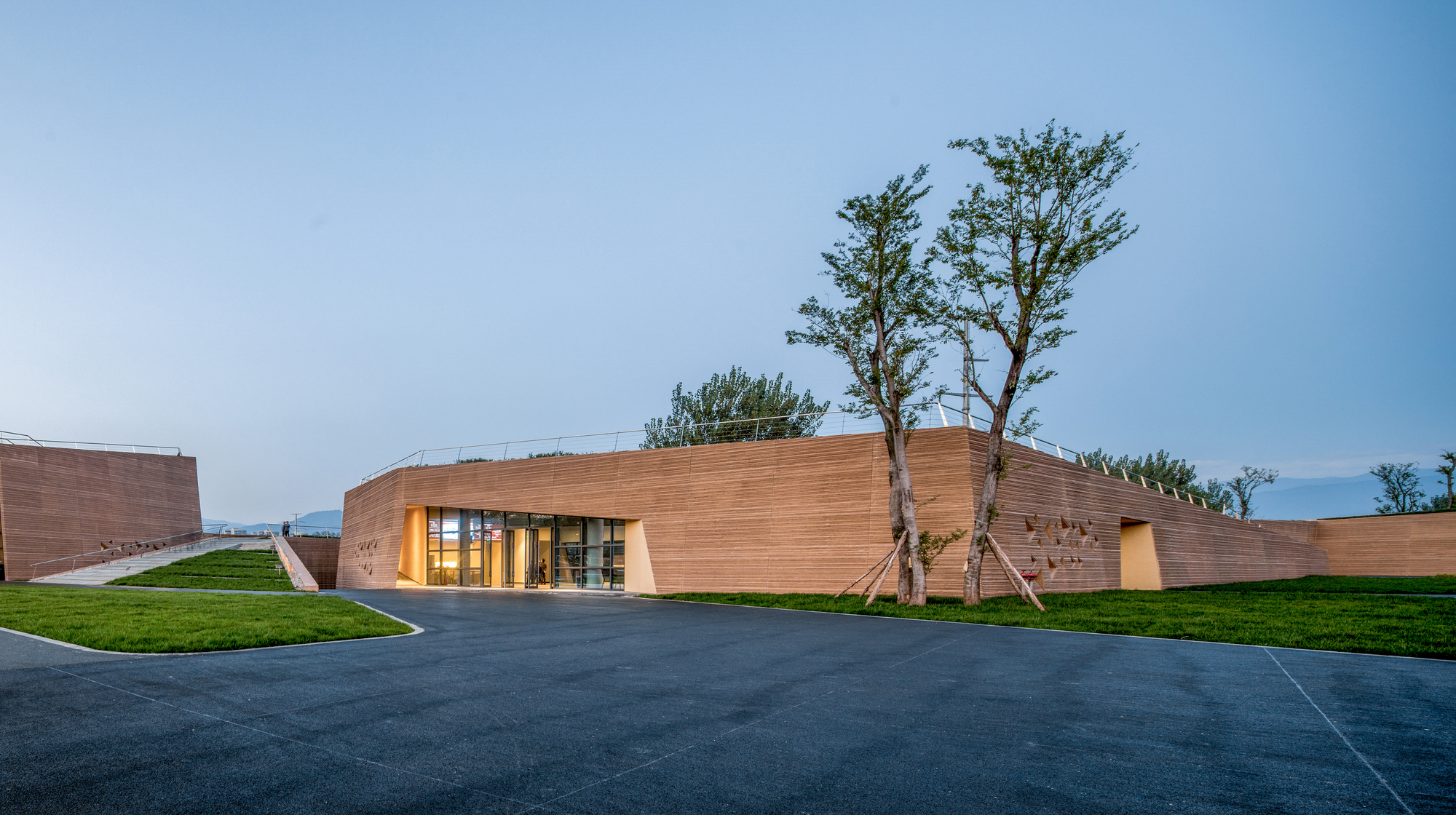 Gallery of Tourist Center of Qionghai National Tourist Resort in ...