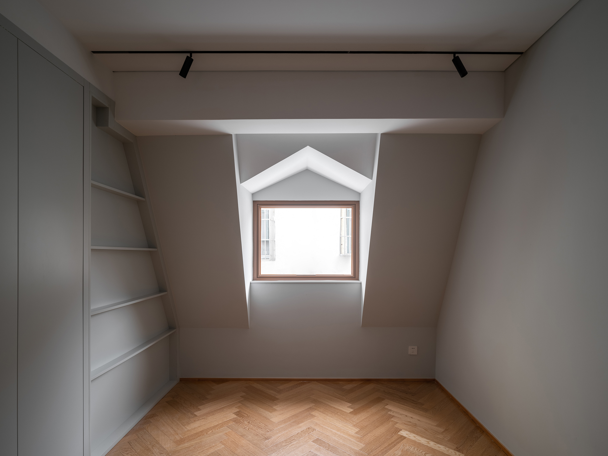 Gallery of Office Villa Renovation in FFC Shanghai / HCCH Studio - 18