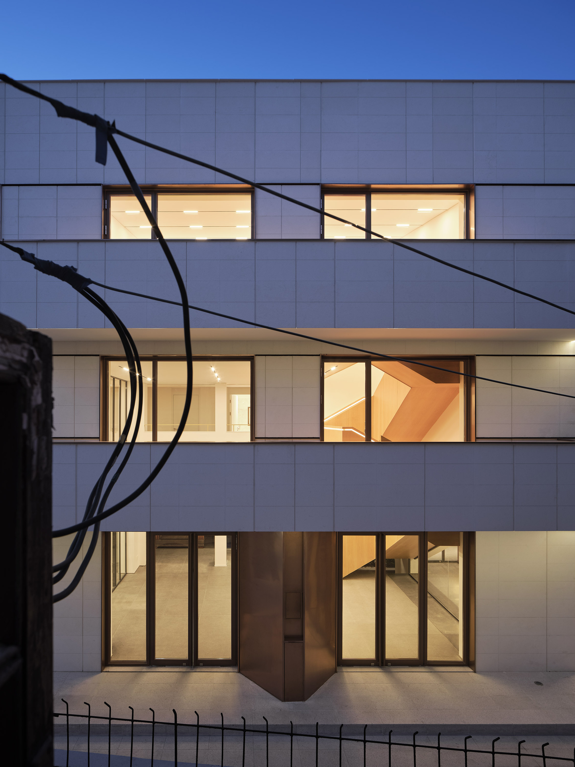 Gallery of Office Villa Renovation in FFC Shanghai / HCCH Studio - 10