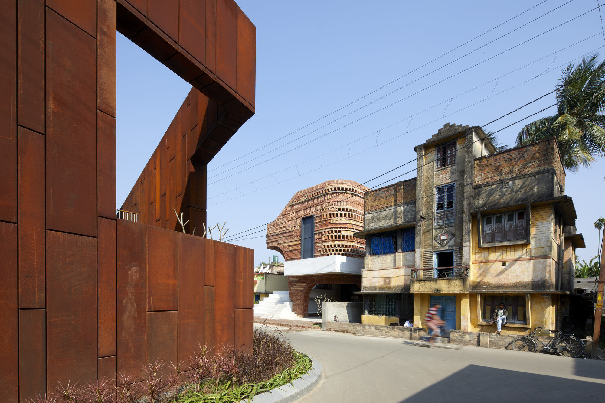 Gallery of Gallery House / Abin Design Studio - 7