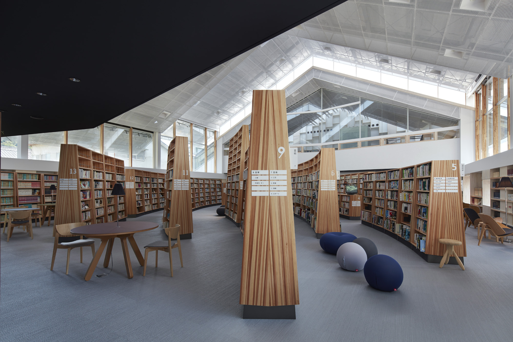 Gallery of Taketa City Library / Takao Shiotsuka Atelier - 11
