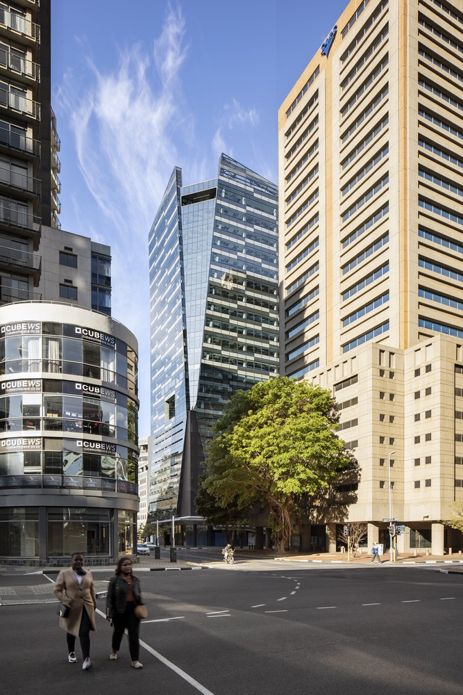 Gallery of 35 Lower Long Building / dhk Architects - 13