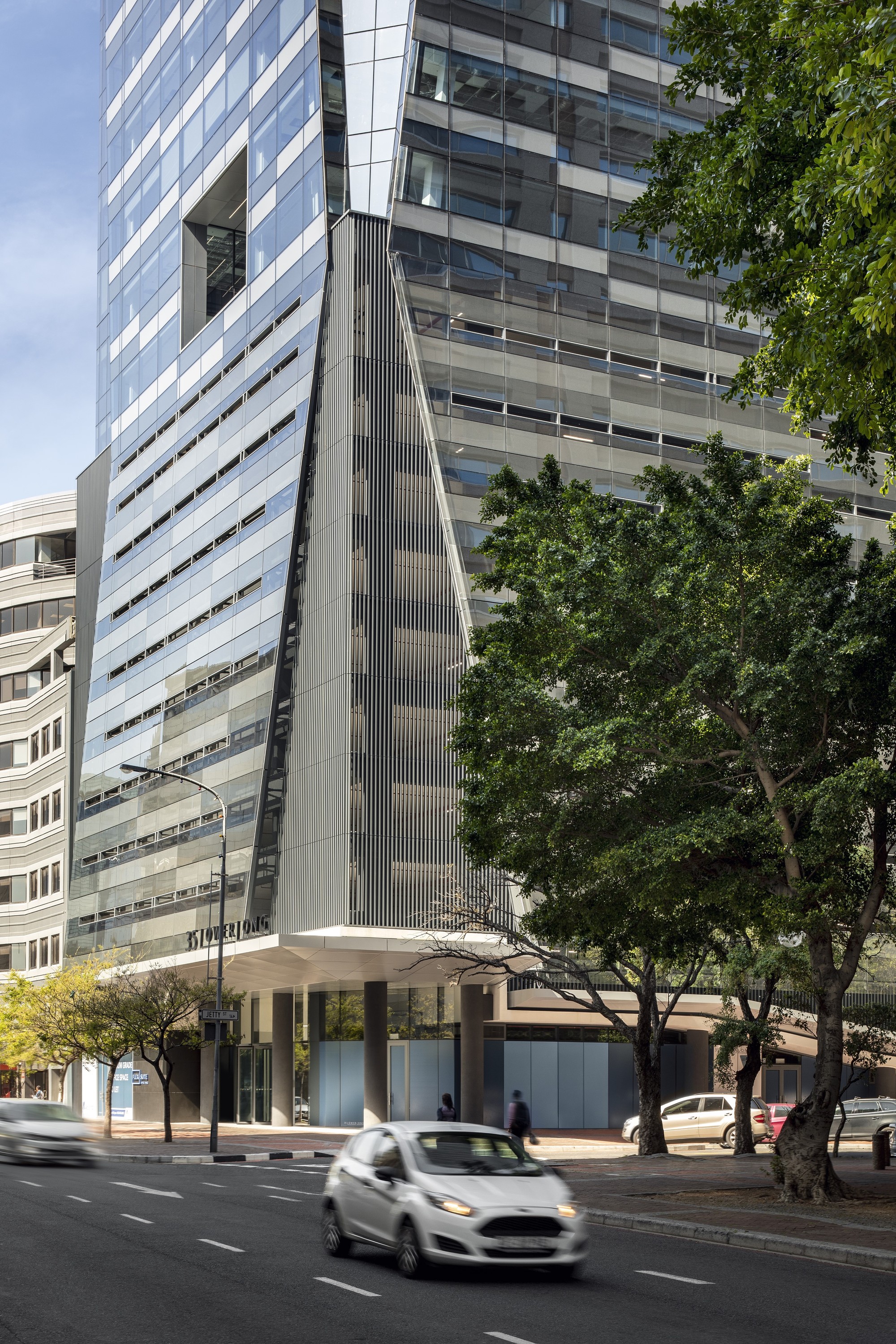 Gallery of 35 Lower Long Building / dhk Architects - 10