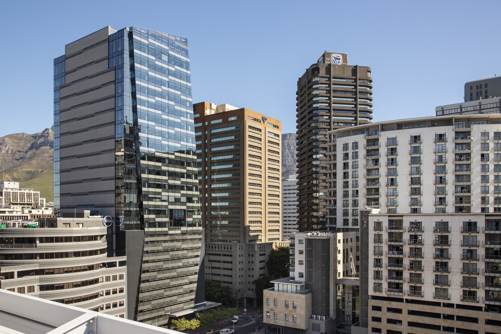 Gallery of 35 Lower Long Building / dhk Architects - 15