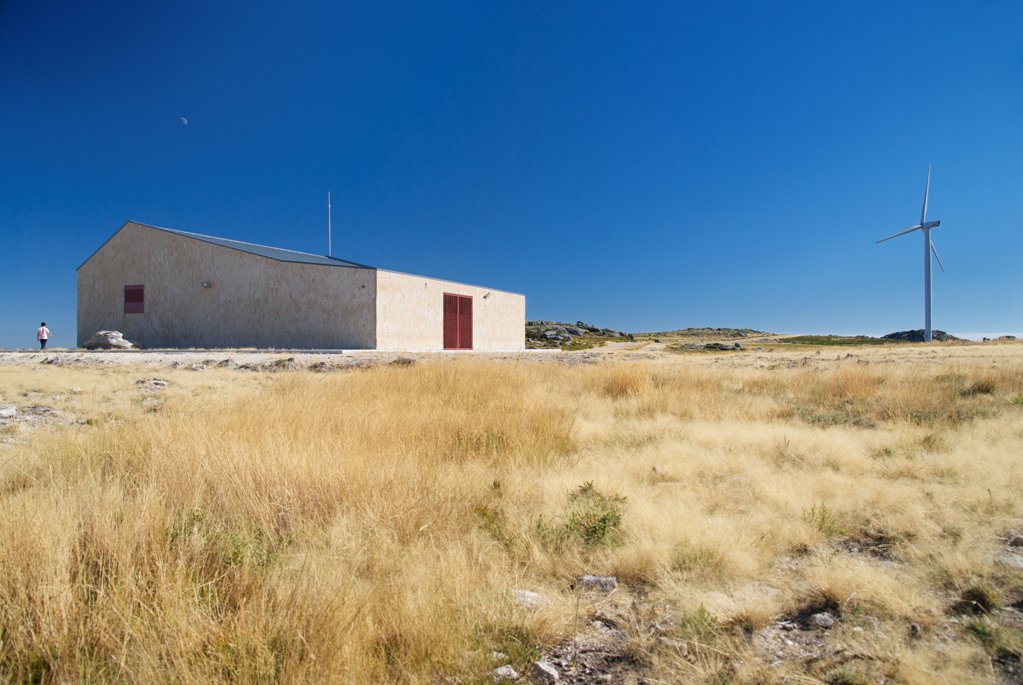 Gallery of 8 Examples of Wind Powered Architecture - 7