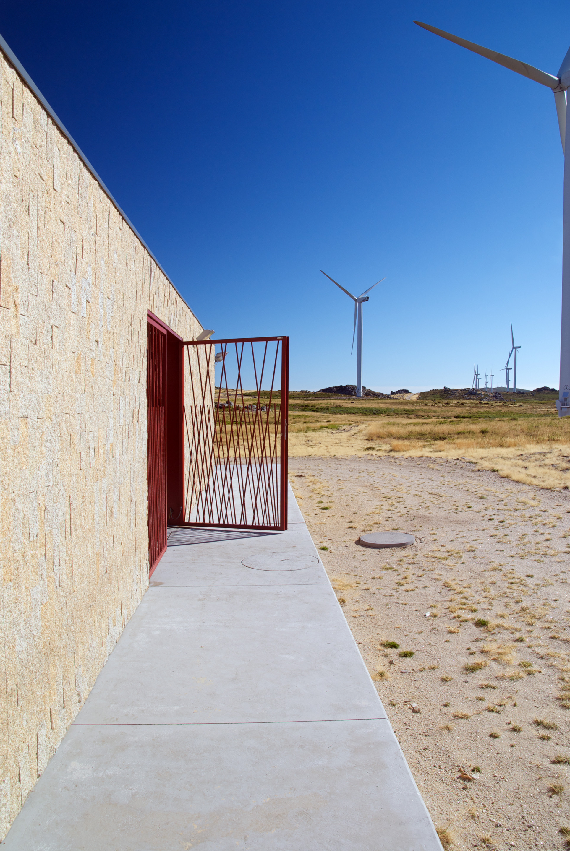 Gallery of 8 Examples of Wind Powered Architecture - 2