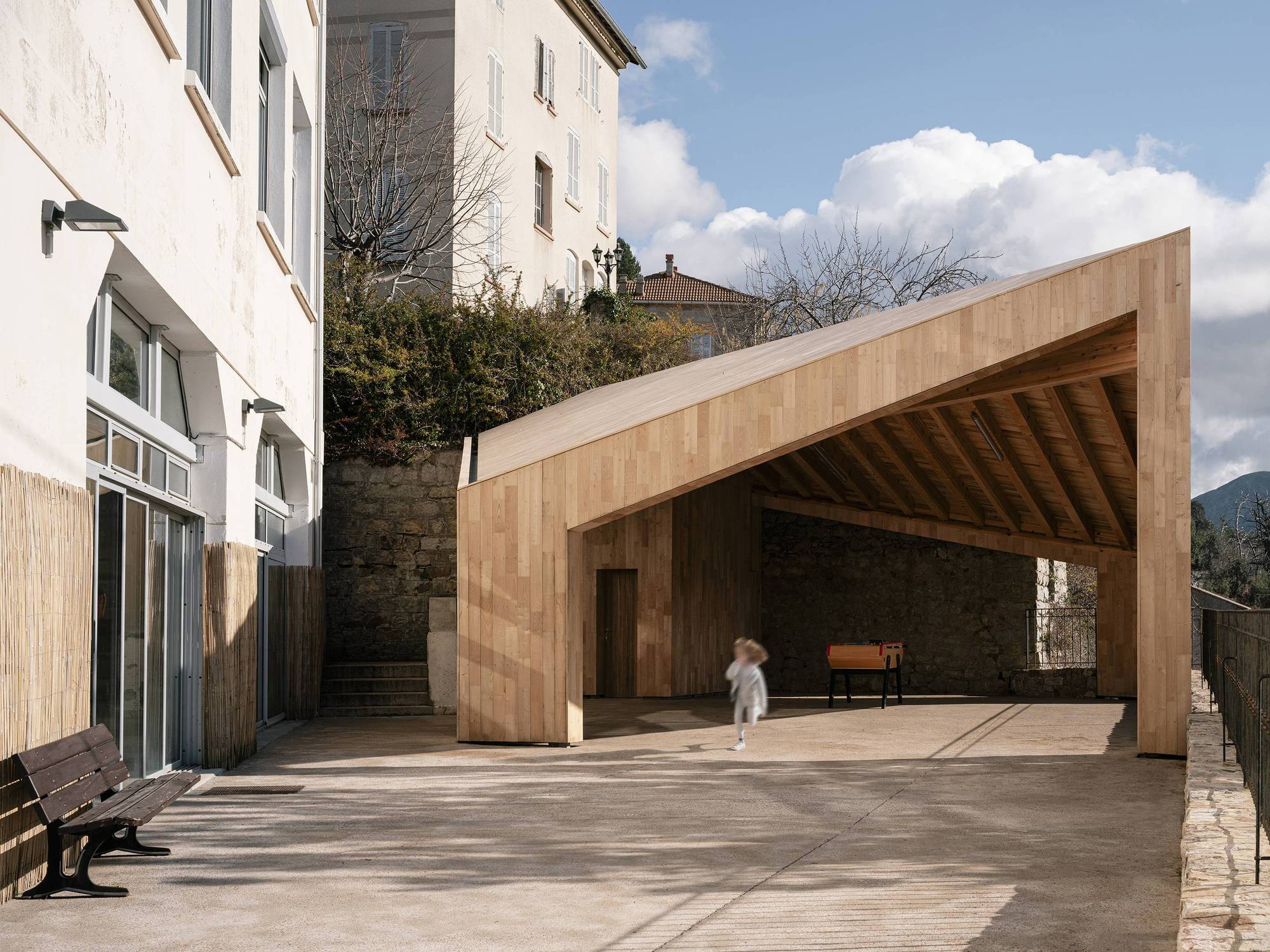 Evisa School Porch / Orma Architettura | ArchDaily