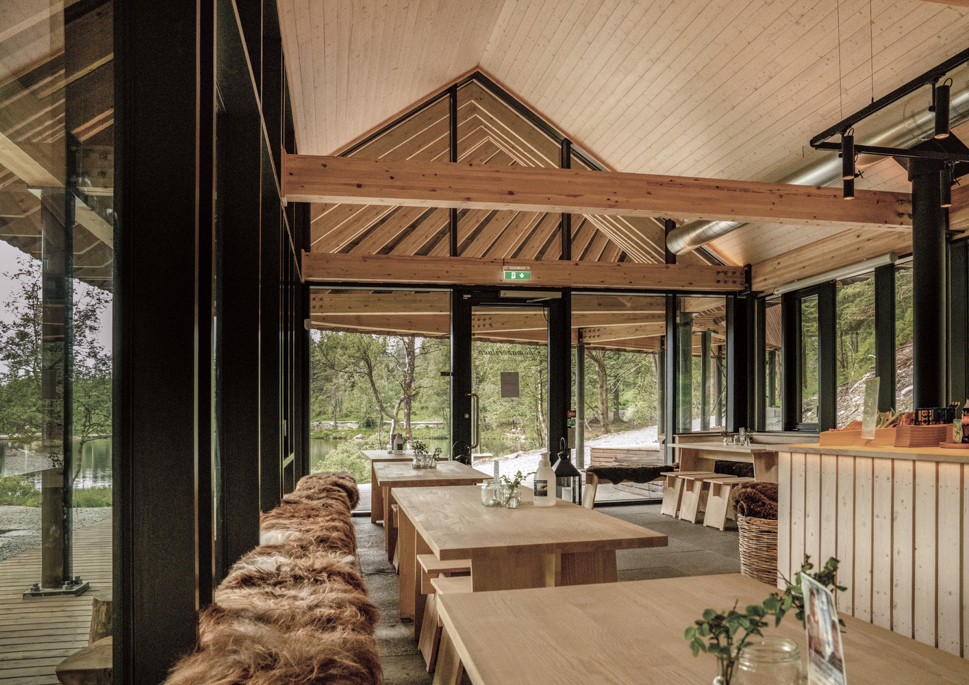 Gallery of Visitor Center in Skomakerdiket Lake / Fløyen / SAAHA ...