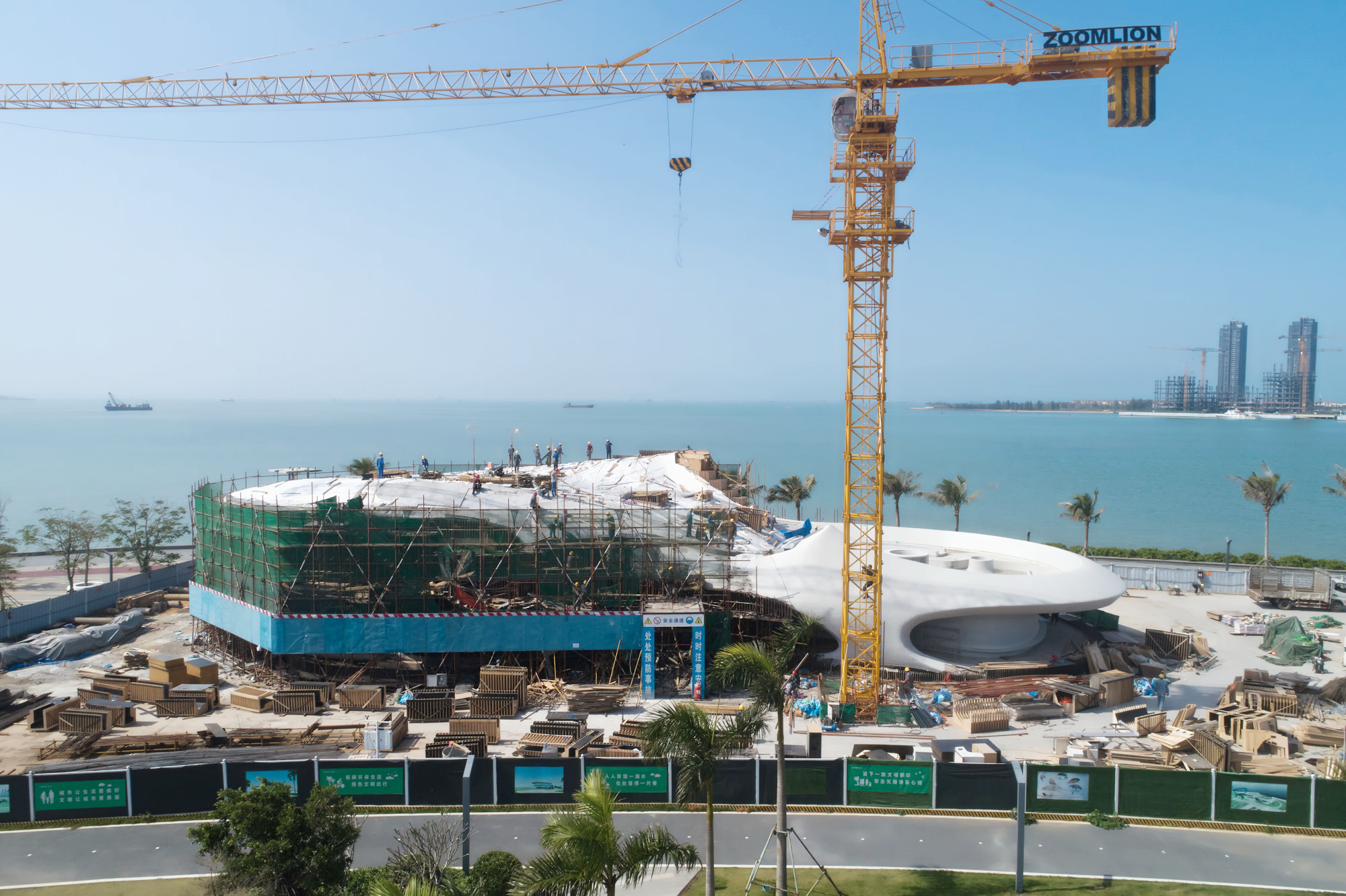MAD Architects' Wormhole Library Tops Out in Haikou, China | ArchDaily