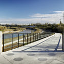 Landscaping on an Urban Scale: 12 Linear Park Projects | ArchDaily