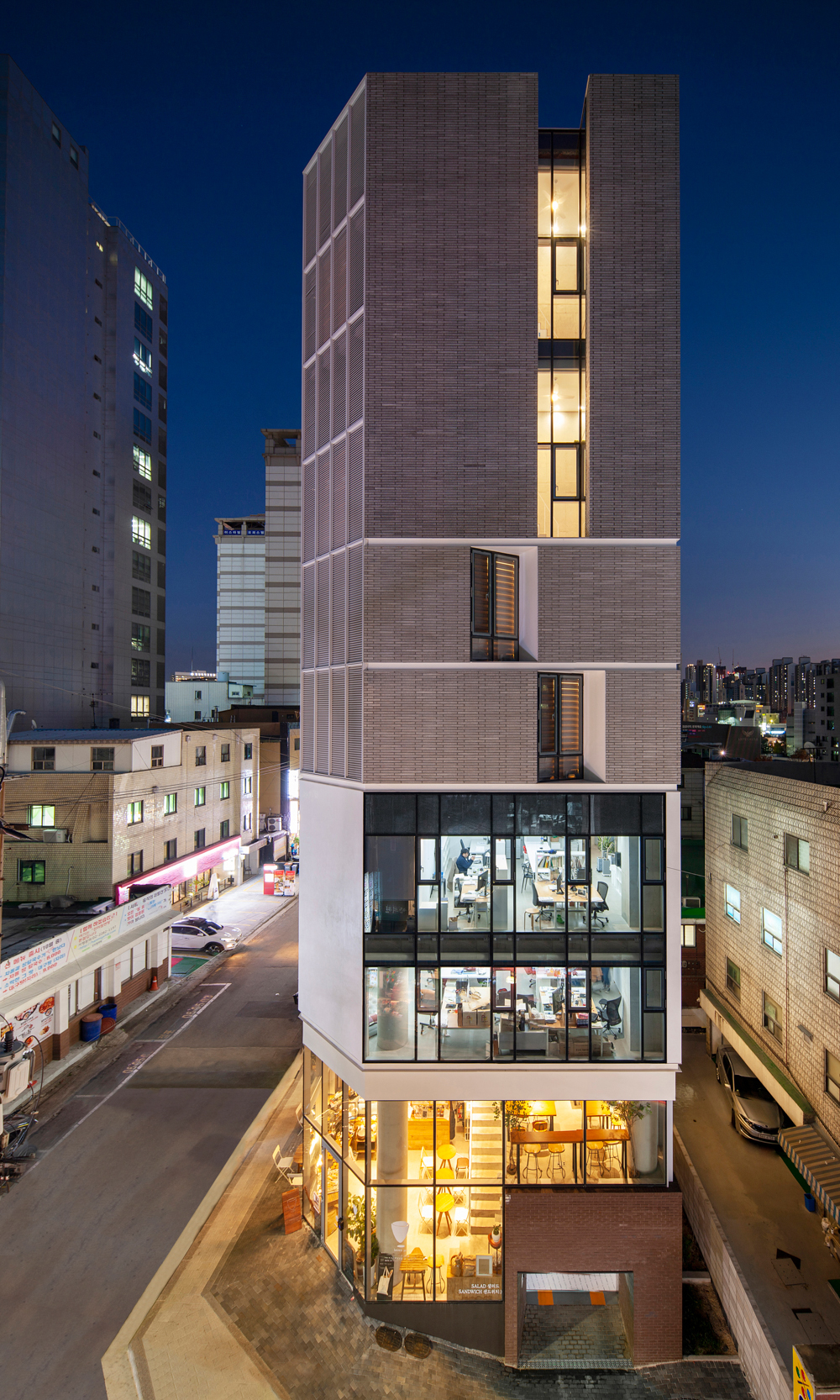 Gallery of Patema Inverted / L'EAU design - 5