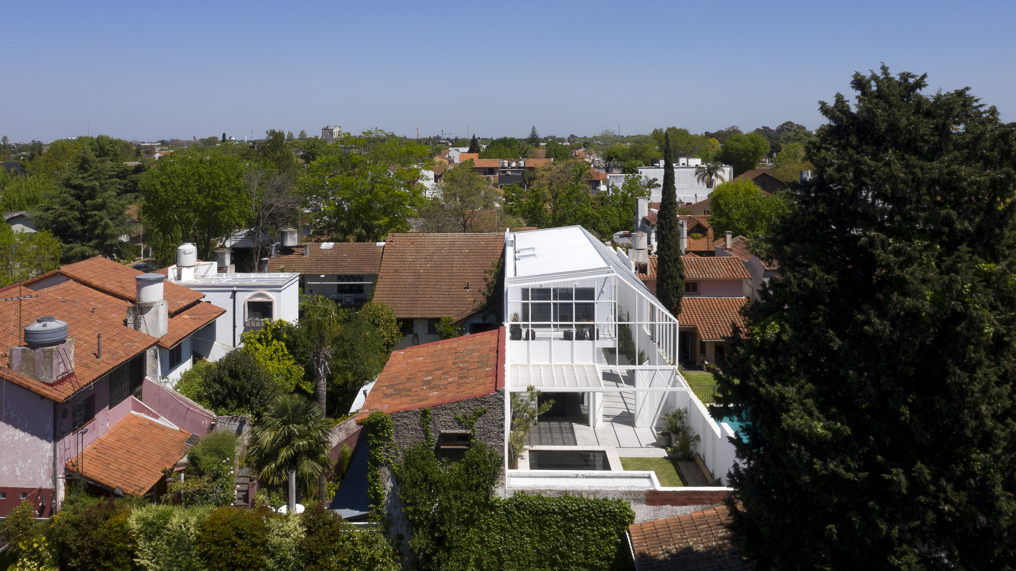 Gallery of Martinez House / BHY arquitectos - 2