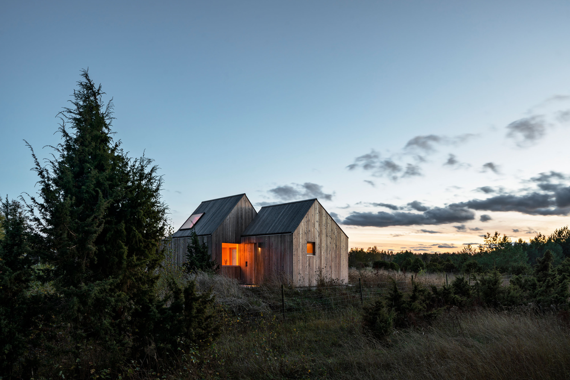 Gallery of Field House / Lookofsky Architecture - 10