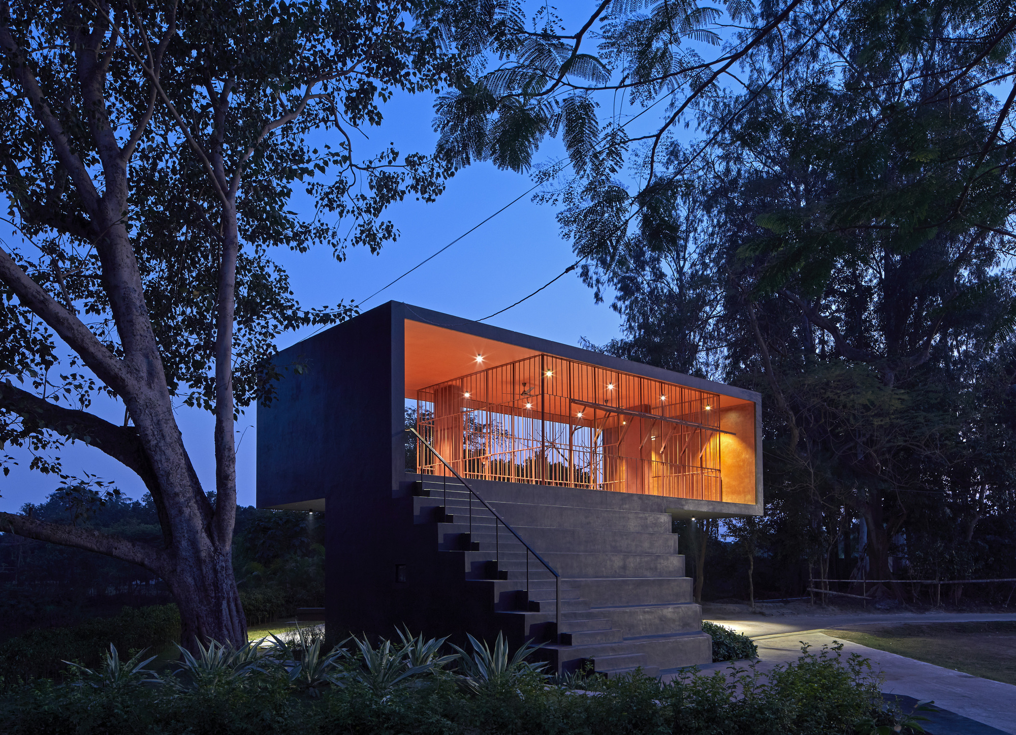 Gallery of Waterfront Clubhhouse / Abin Design Studio - 18