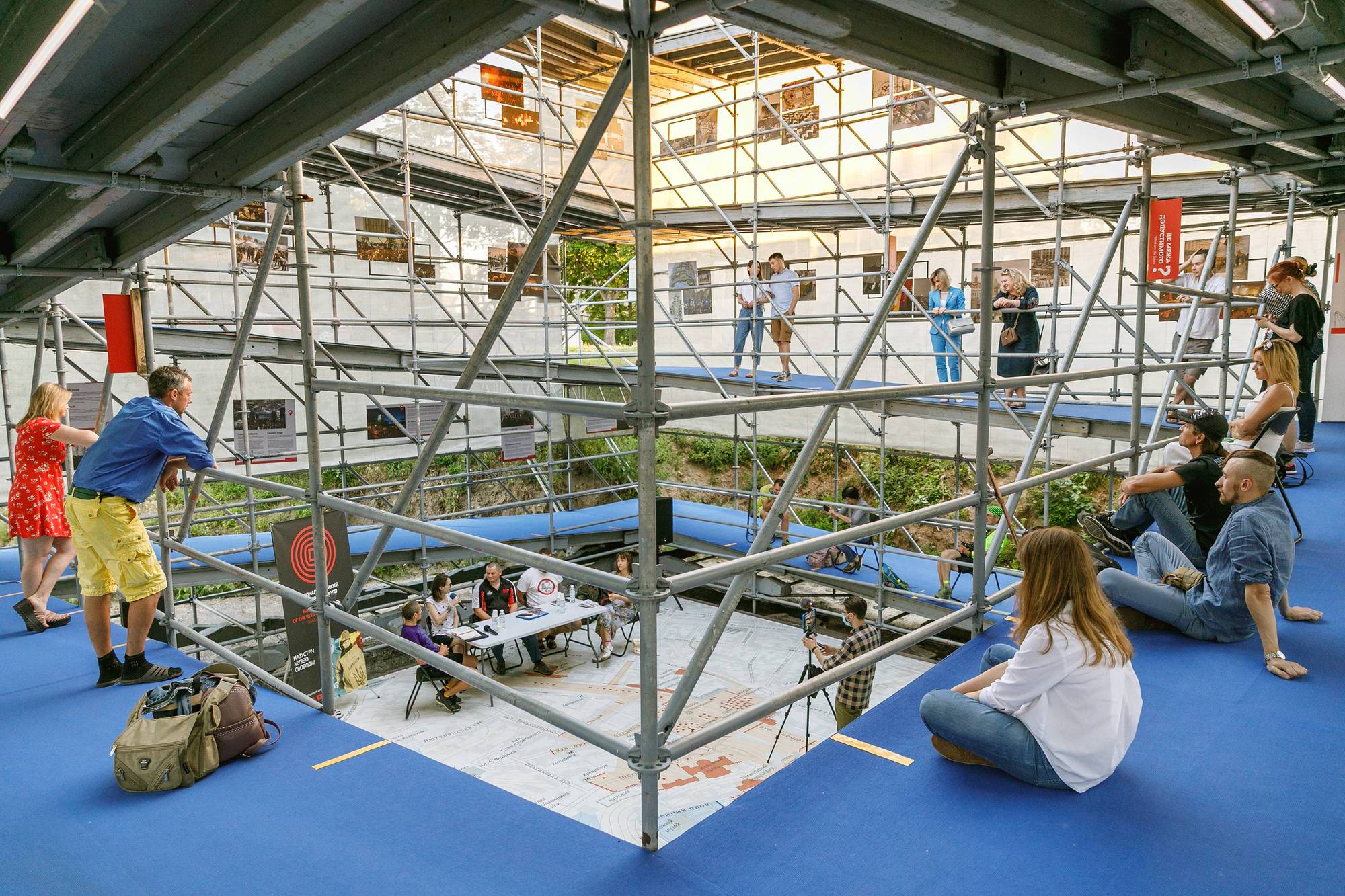 Gallery of CUBE Temporary Exhibition Pavilion / urban curators + Iegor ...