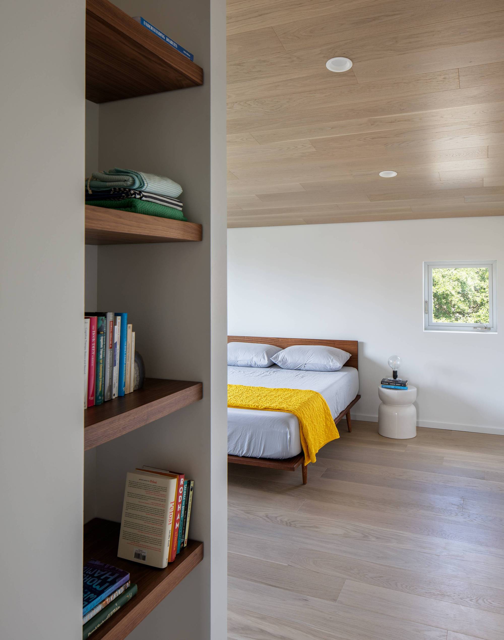 Gallery of 512 House / Traction Architecture - 31
