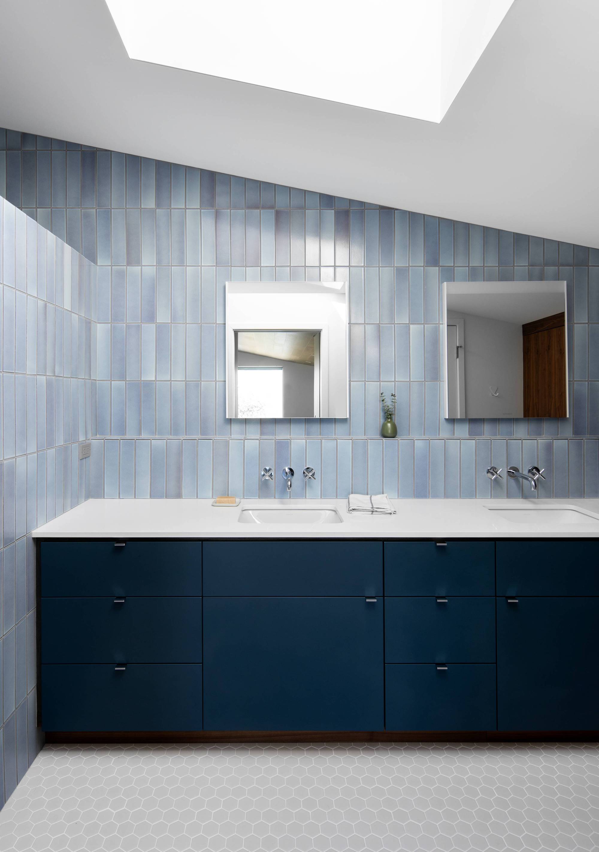 Gallery of 512 House / Traction Architecture - 38
