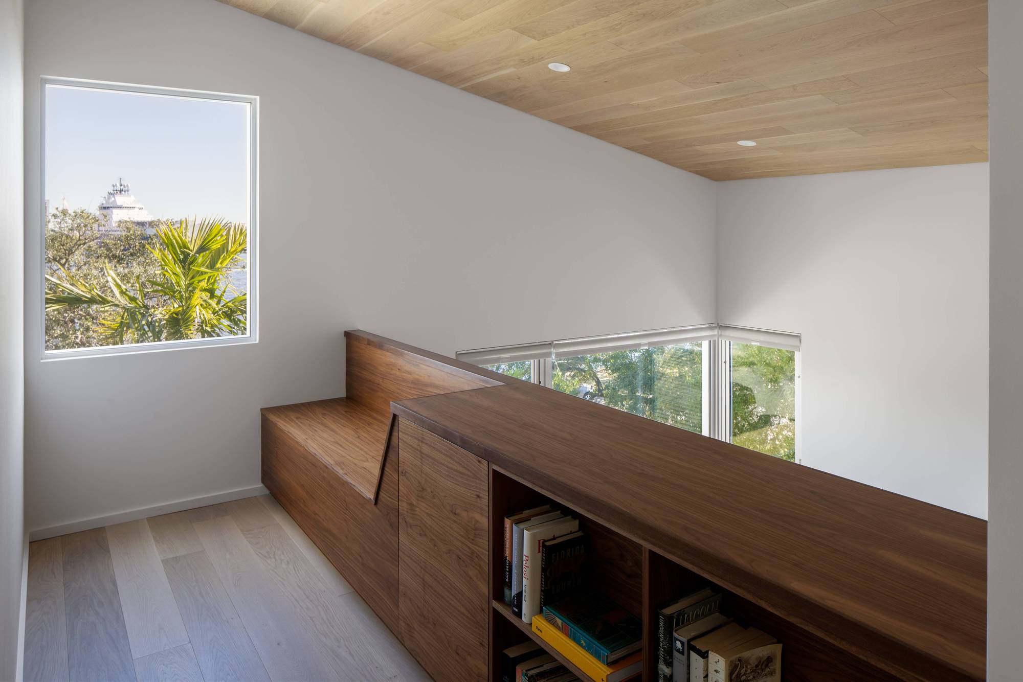 Gallery of 512 House / Traction Architecture - 35