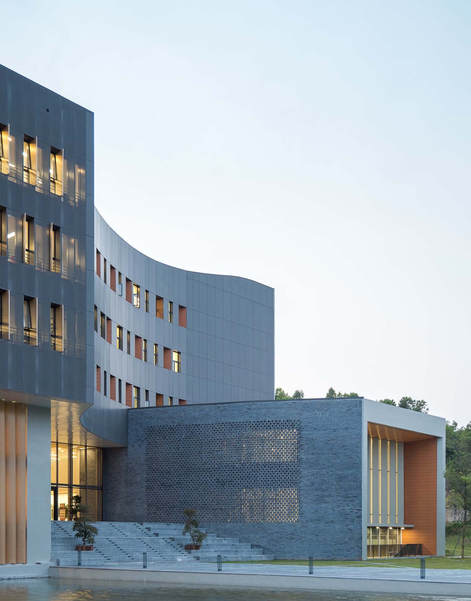 Gallery of Library of the Chinese University of Hong Kong’s Shenzhen Campus / Wang Weijen ...