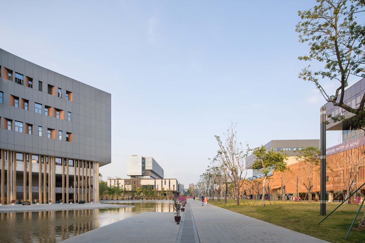 Gallery of Library of the Chinese University of Hong Kong’s Shenzhen Campus / Wang Weijen ...