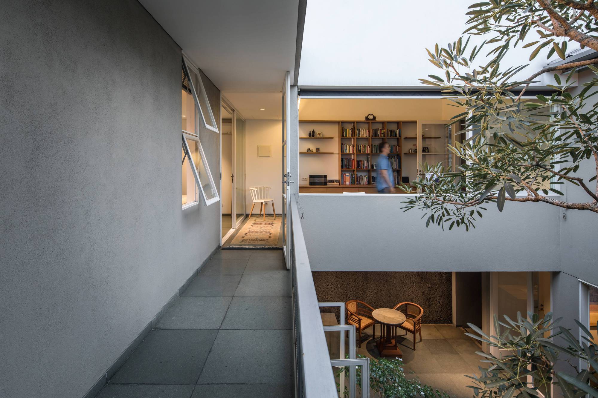 Gallery of Doctor House / Tan Tik Lam Architects - 5