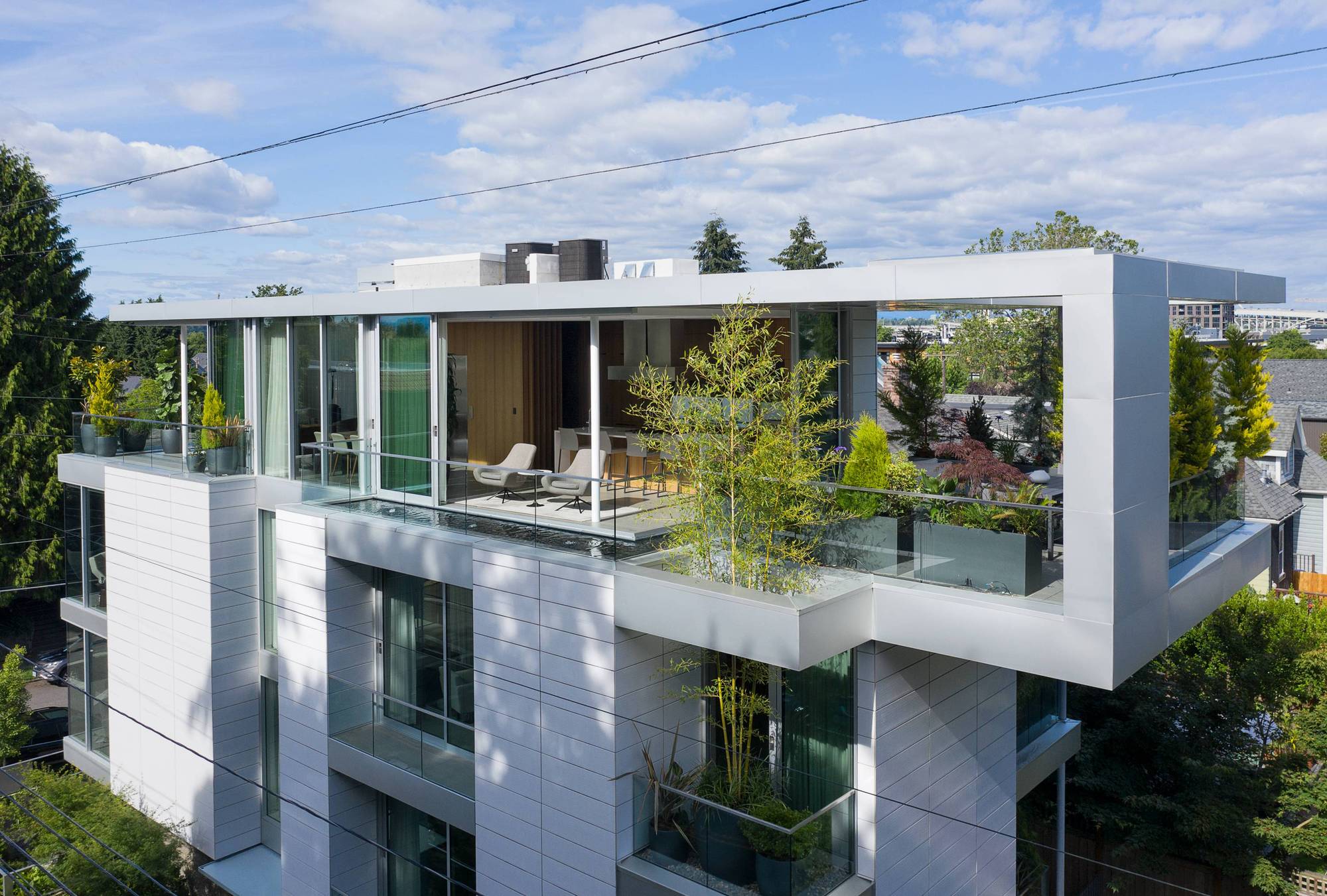 Gallery of Skyview House / William / Kaven Architecture - 11