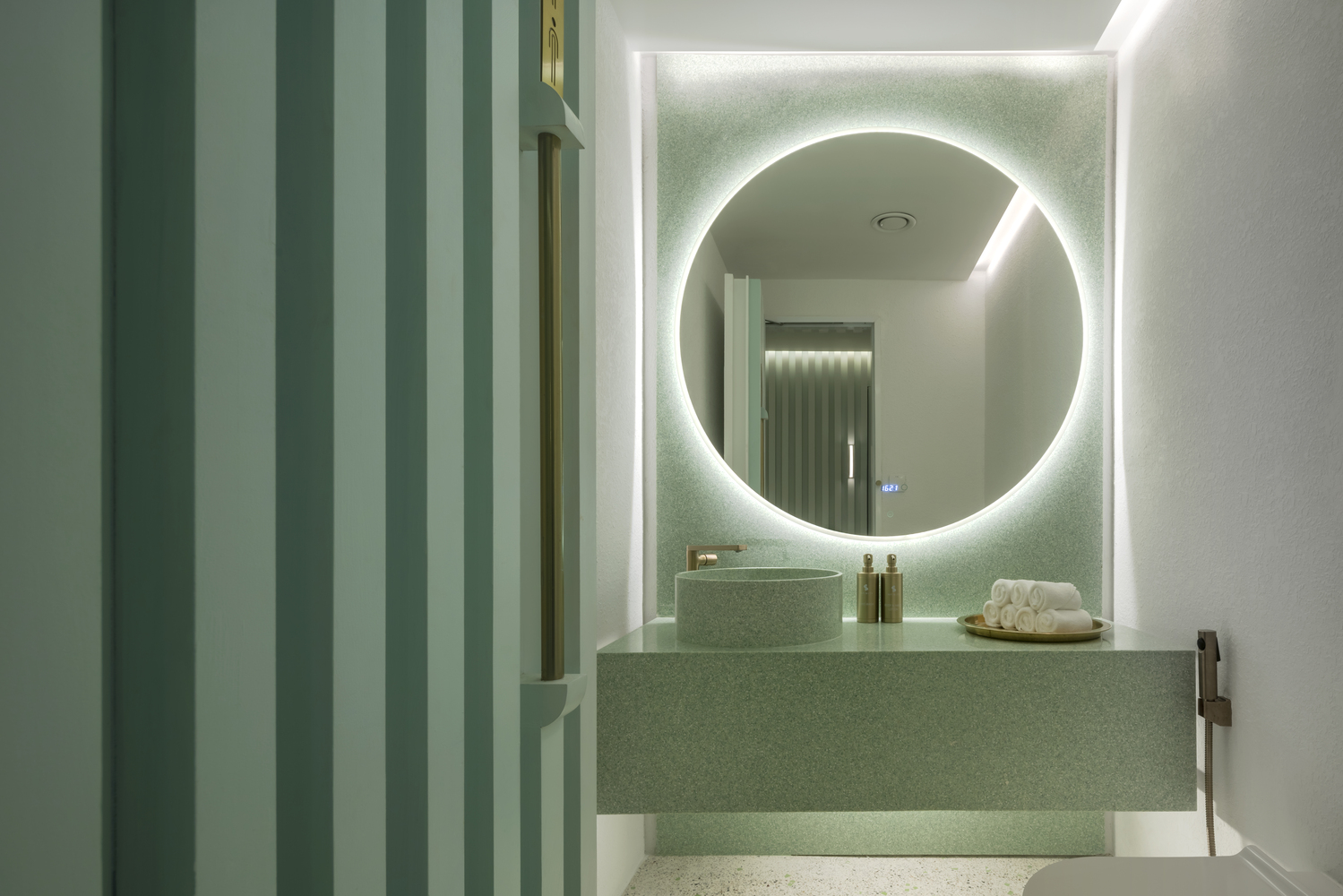 Gallery of Infinity Wellbeing Spa Bangkok / Space Popular - 19