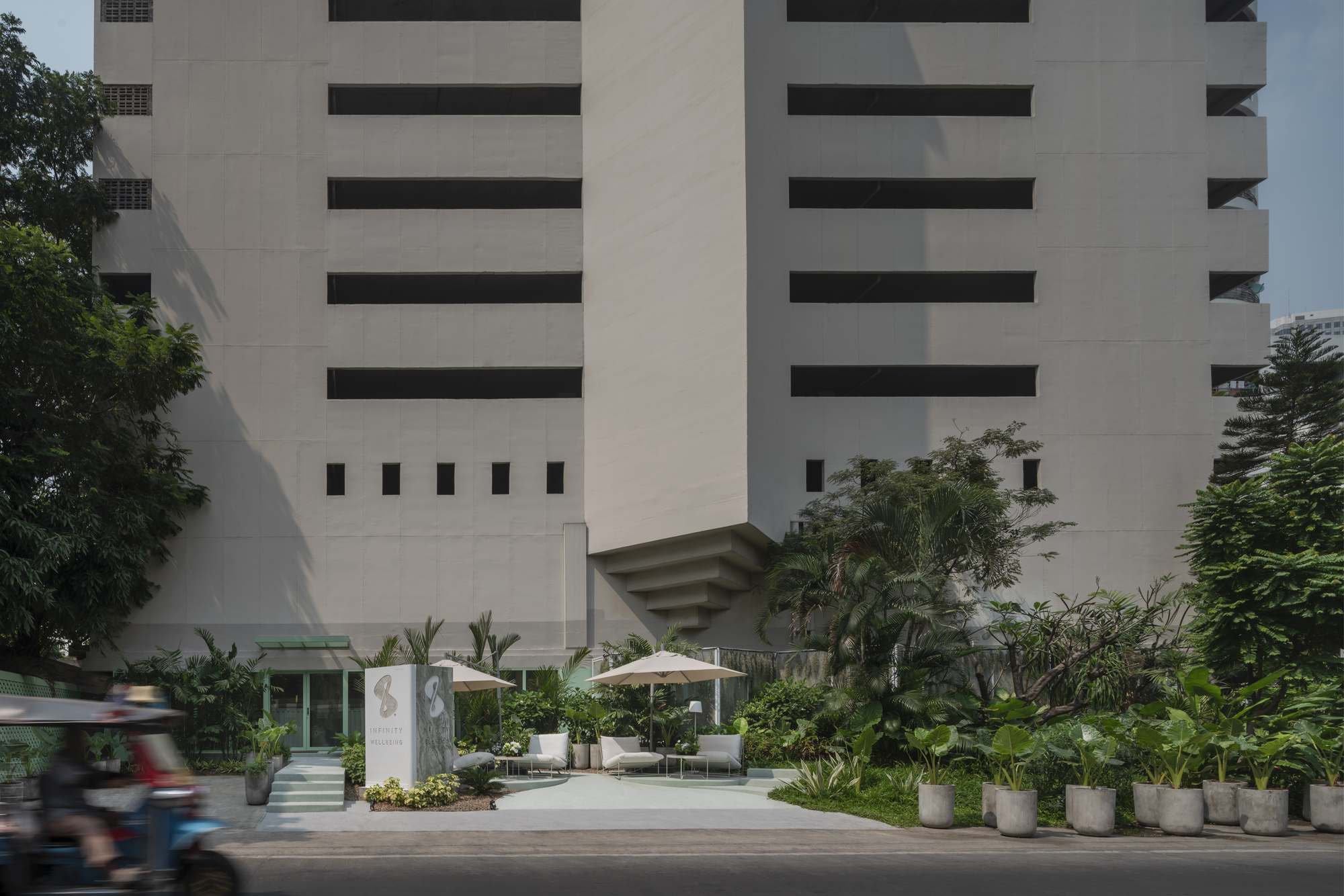 Gallery of Infinity Wellbeing Spa Bangkok / Space Popular - 29