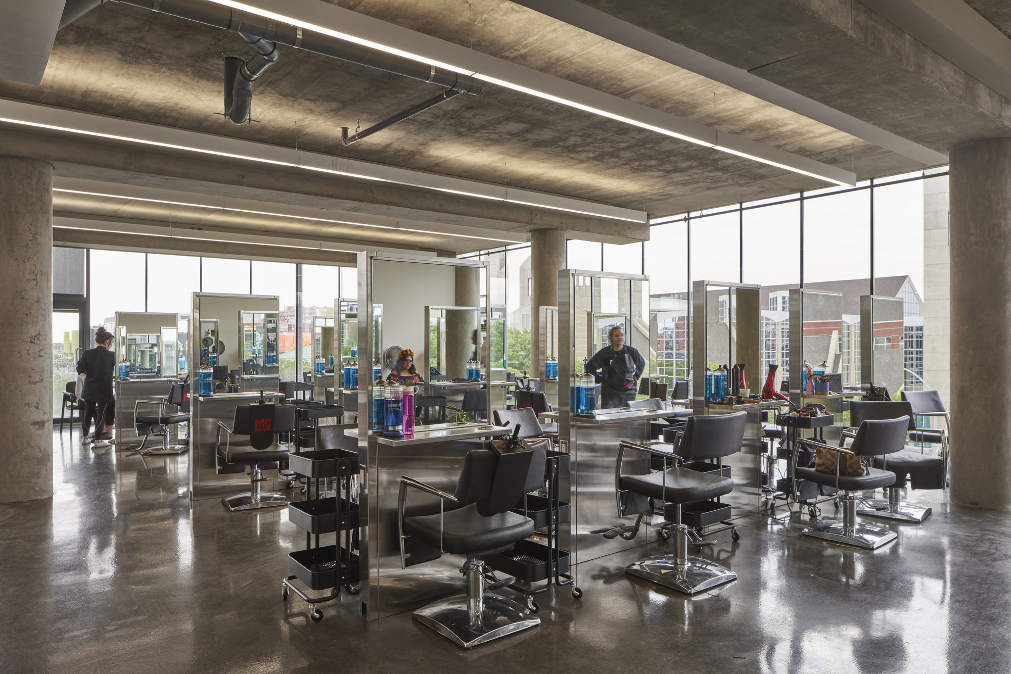 Gallery of The Edge Office Building / Dub Architects - 14