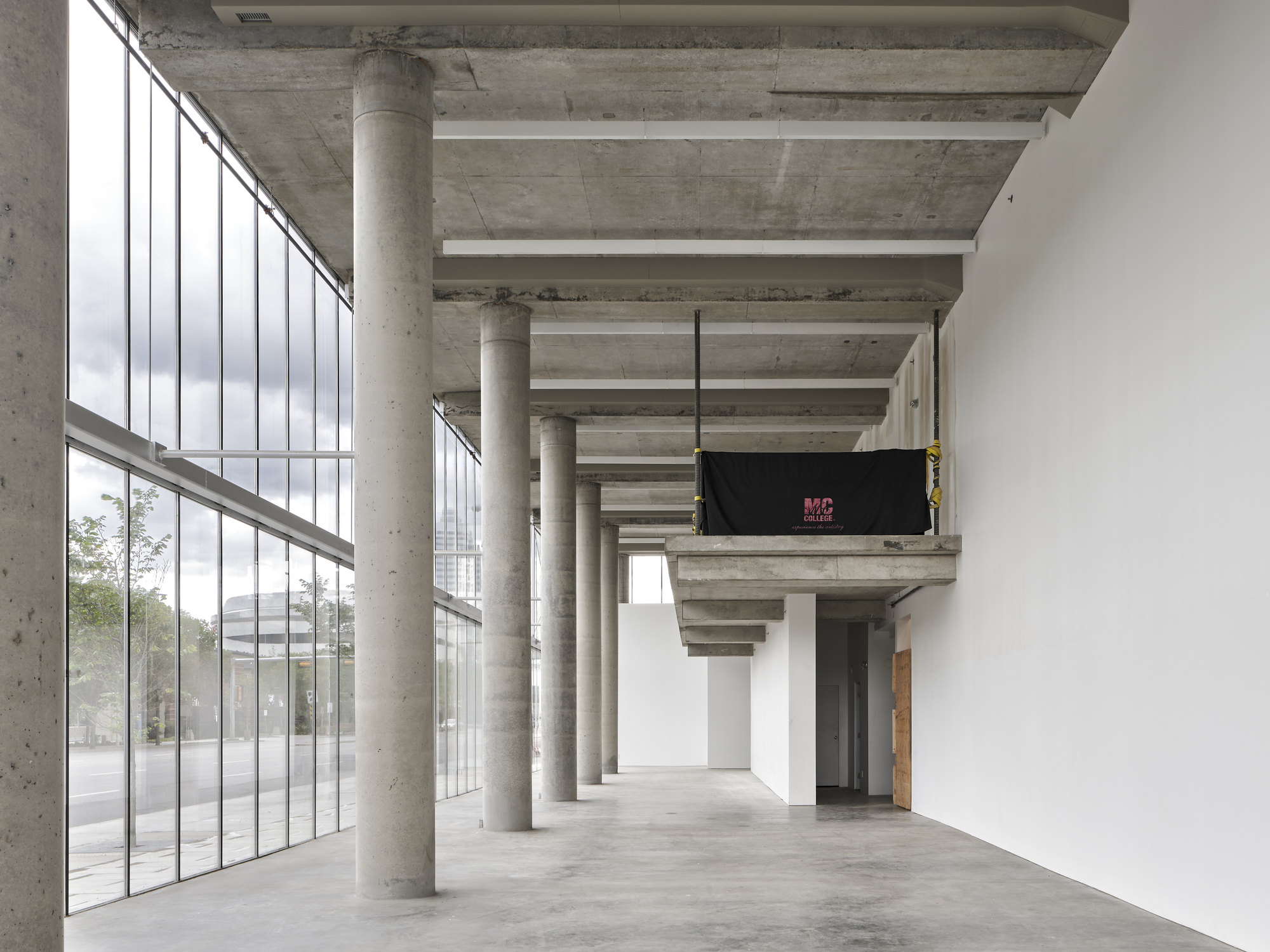 Gallery of The Edge Office Building / Dub Architects - 12