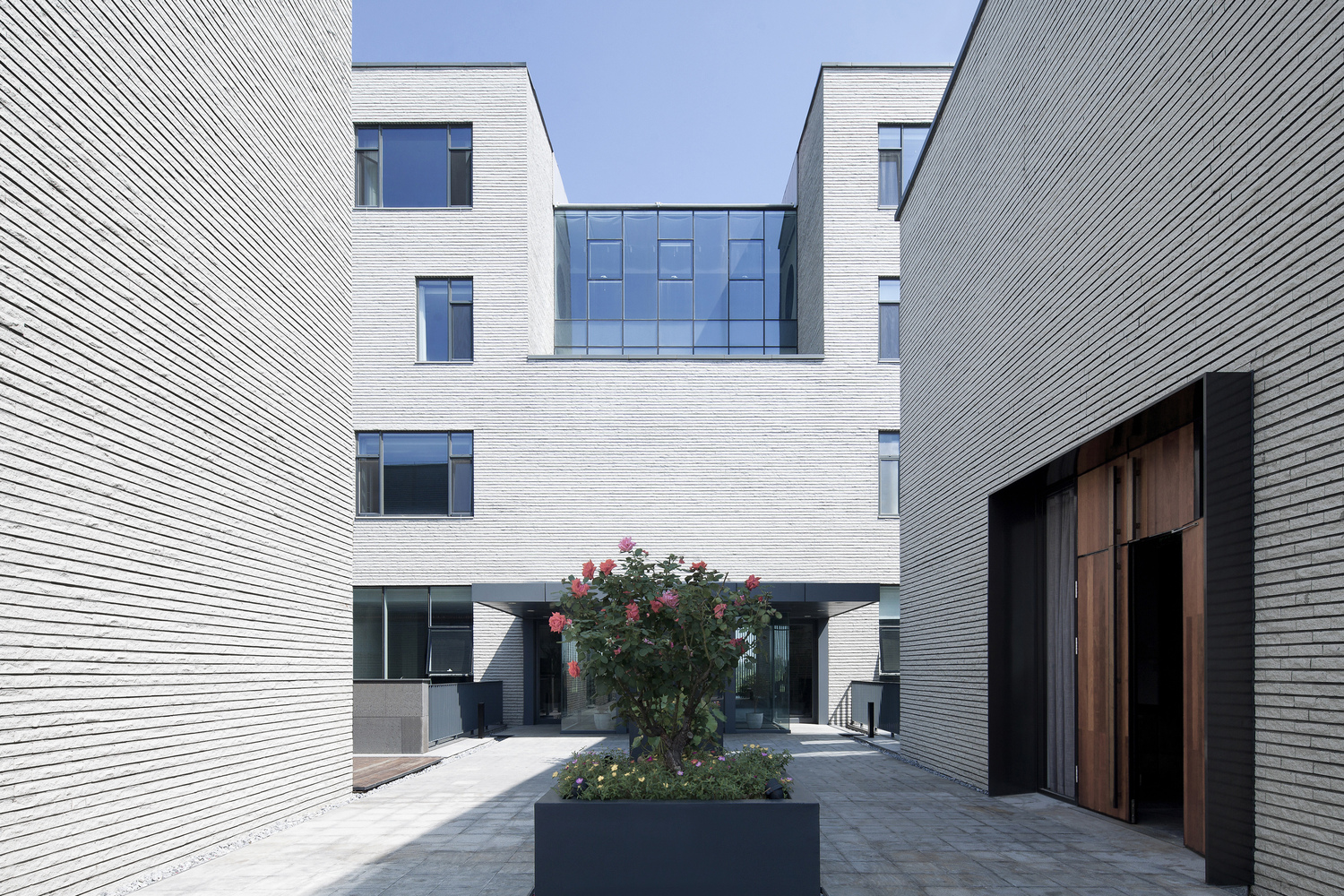 Gallery of Beijing Yangyang Group Headquarters / BIAD - 9