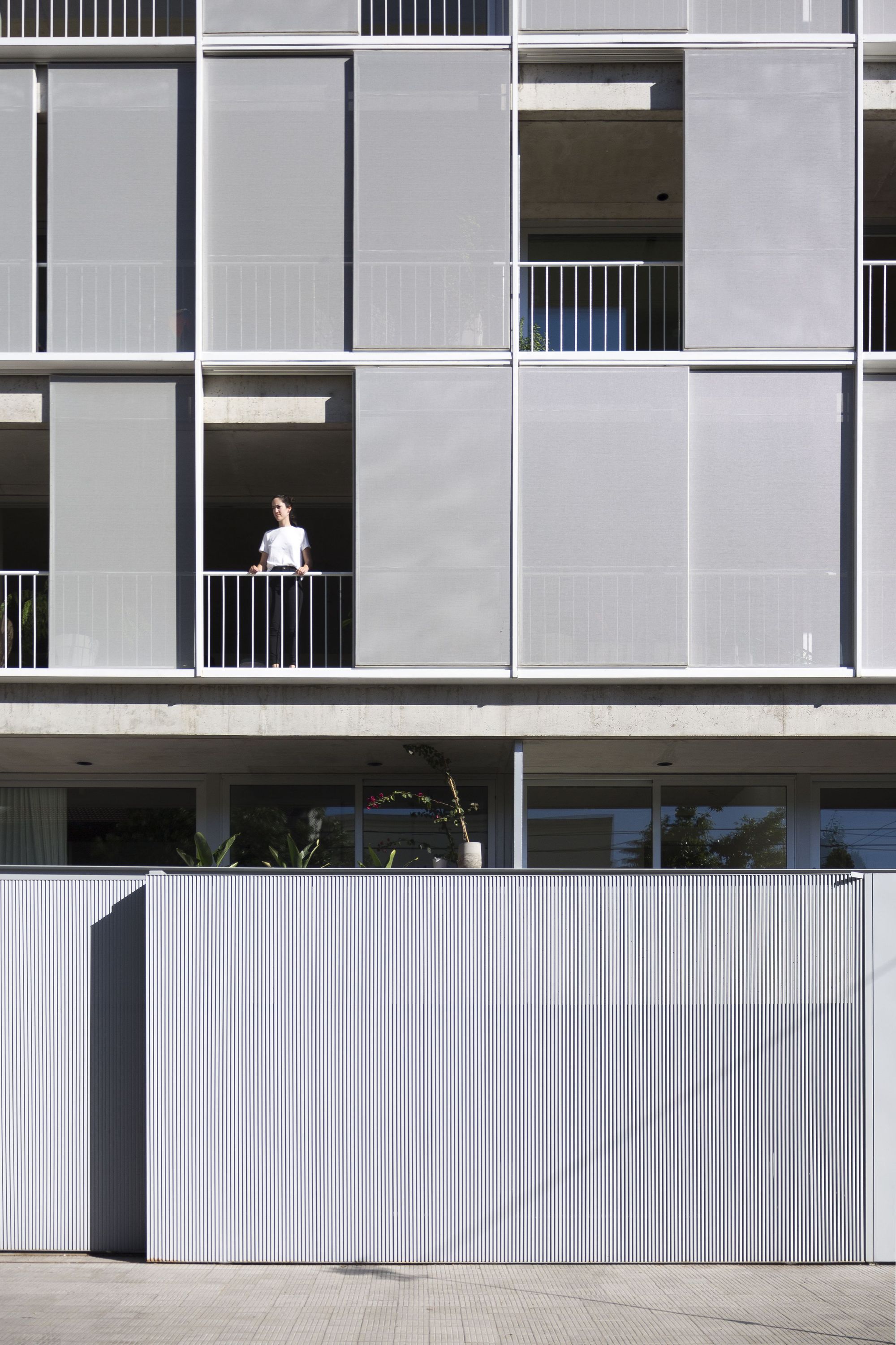 Galeria de Edifício de apartamentos Sucre 812 / Ana Smud + Alberto Smud - 5