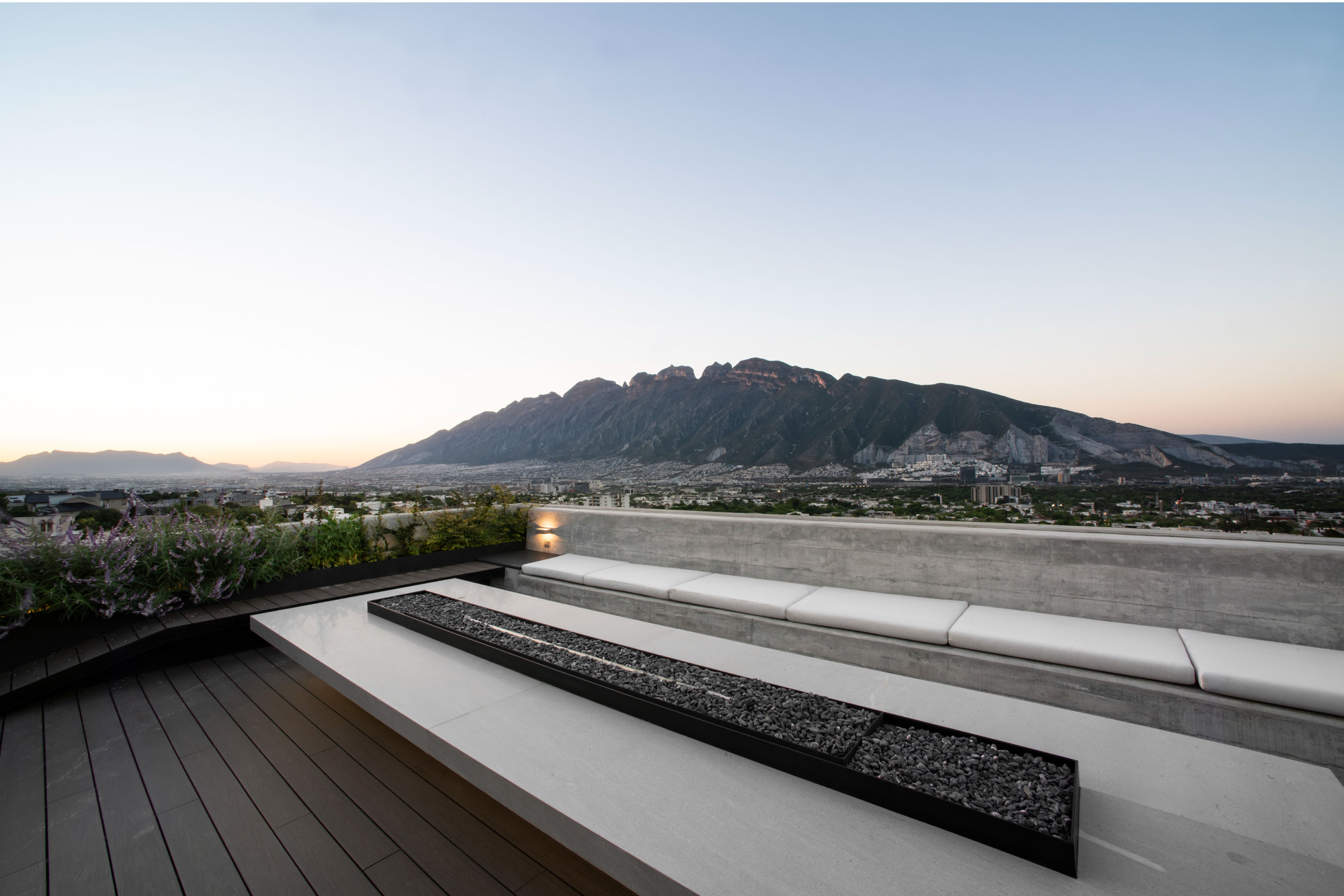 Galería de Casa Pétrea / SITTUM Arquitectos - 14