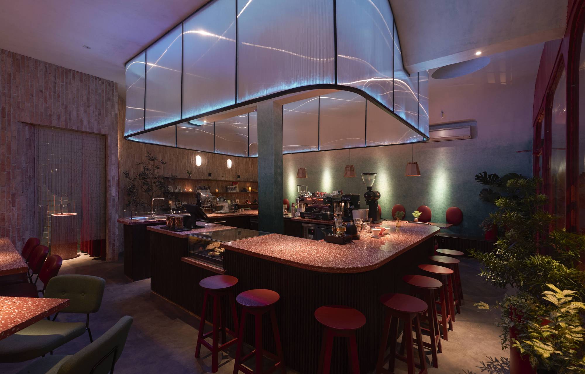 Gallery of Okkio Caffe / Red5studio - 11