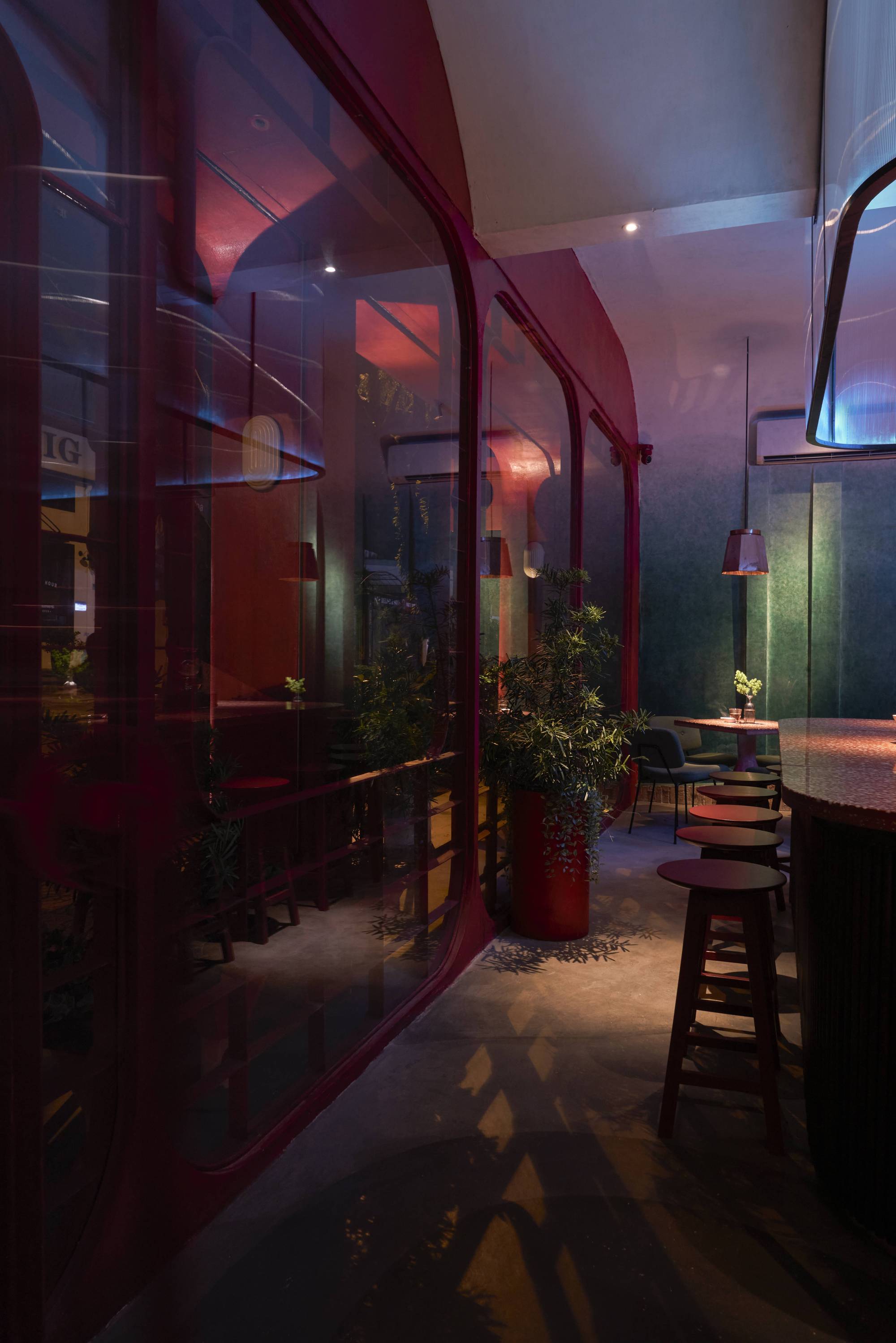 Gallery of Okkio Caffe / Red5studio - 13