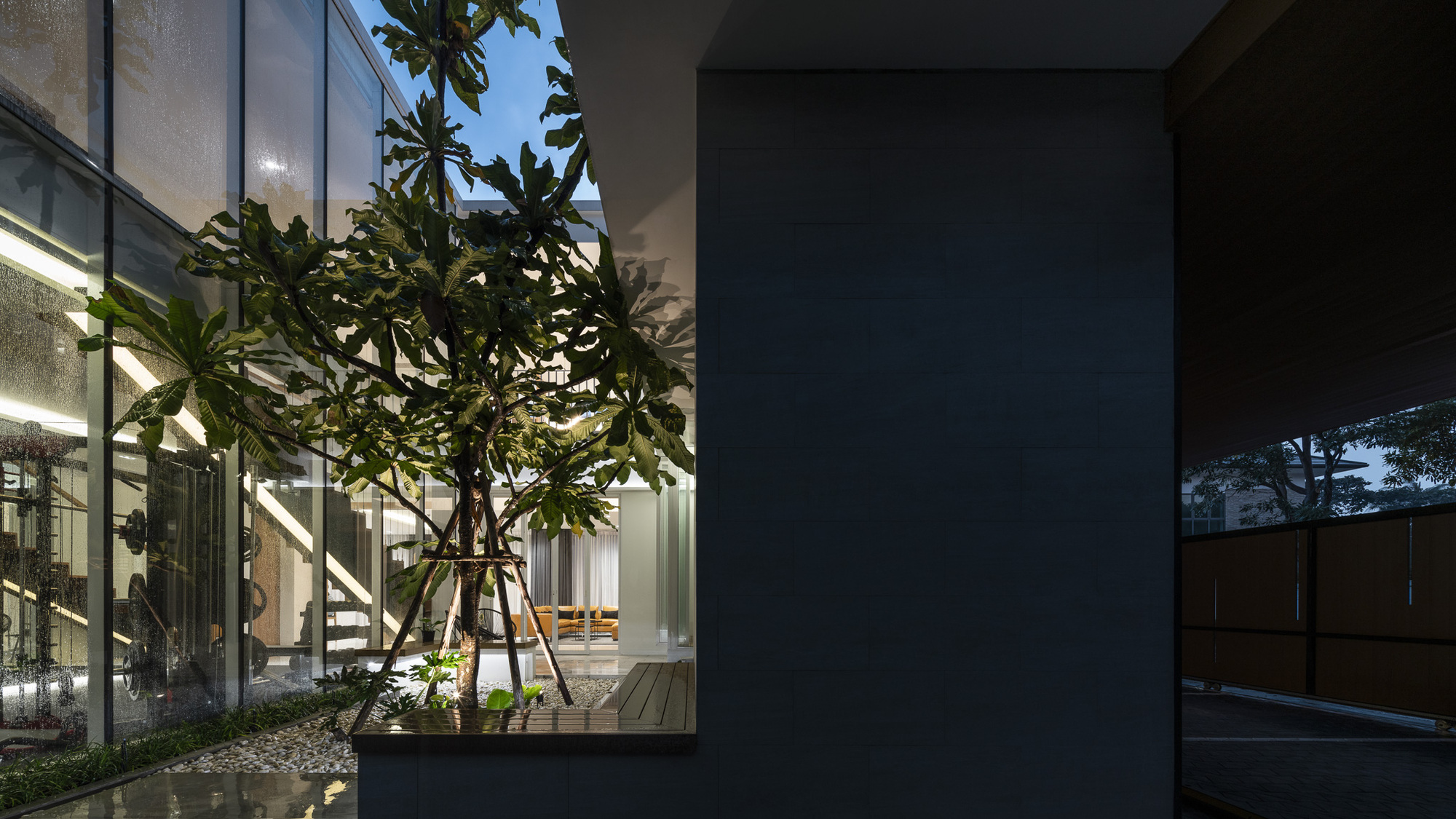 Gallery of 81 Trans-(parent) House / TOUCH Architect - 19