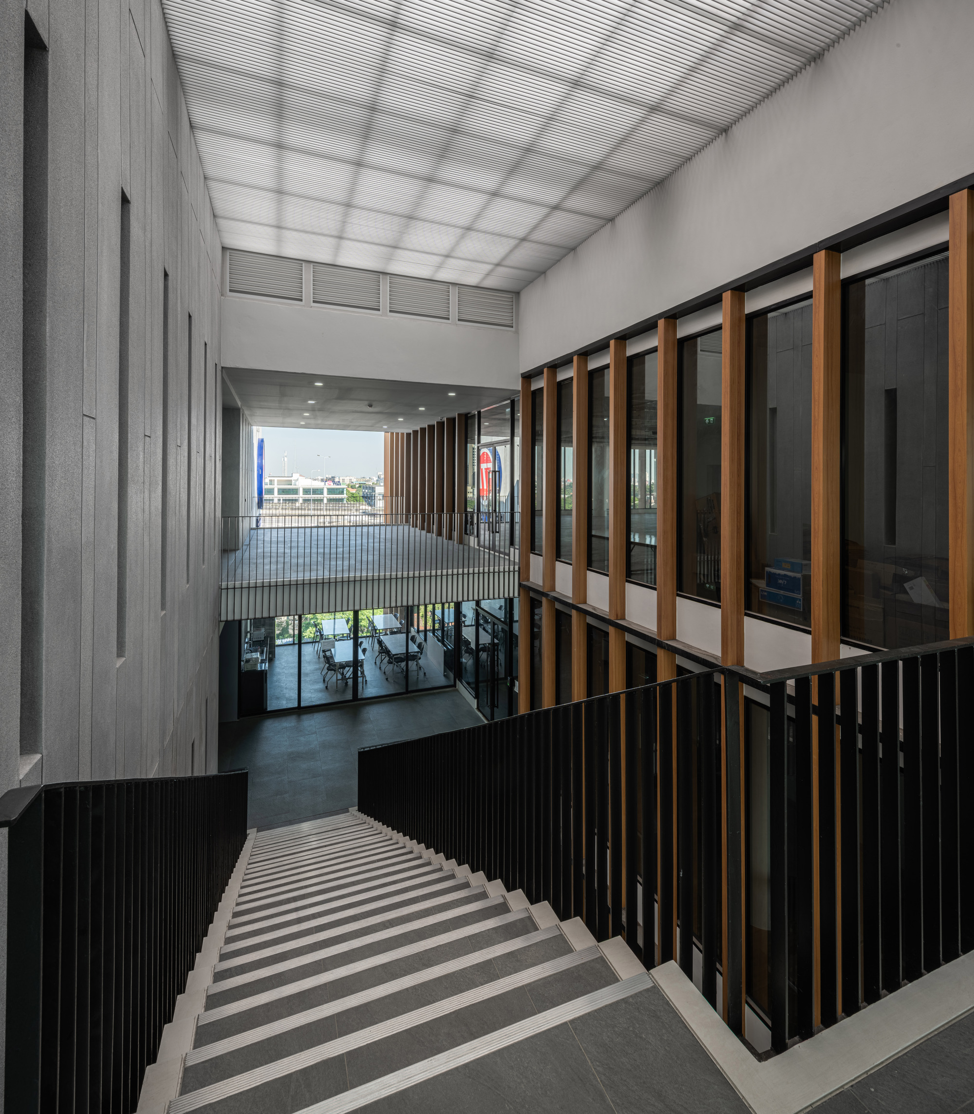 Gallery of FTE Office Building / Plan Architect - 9