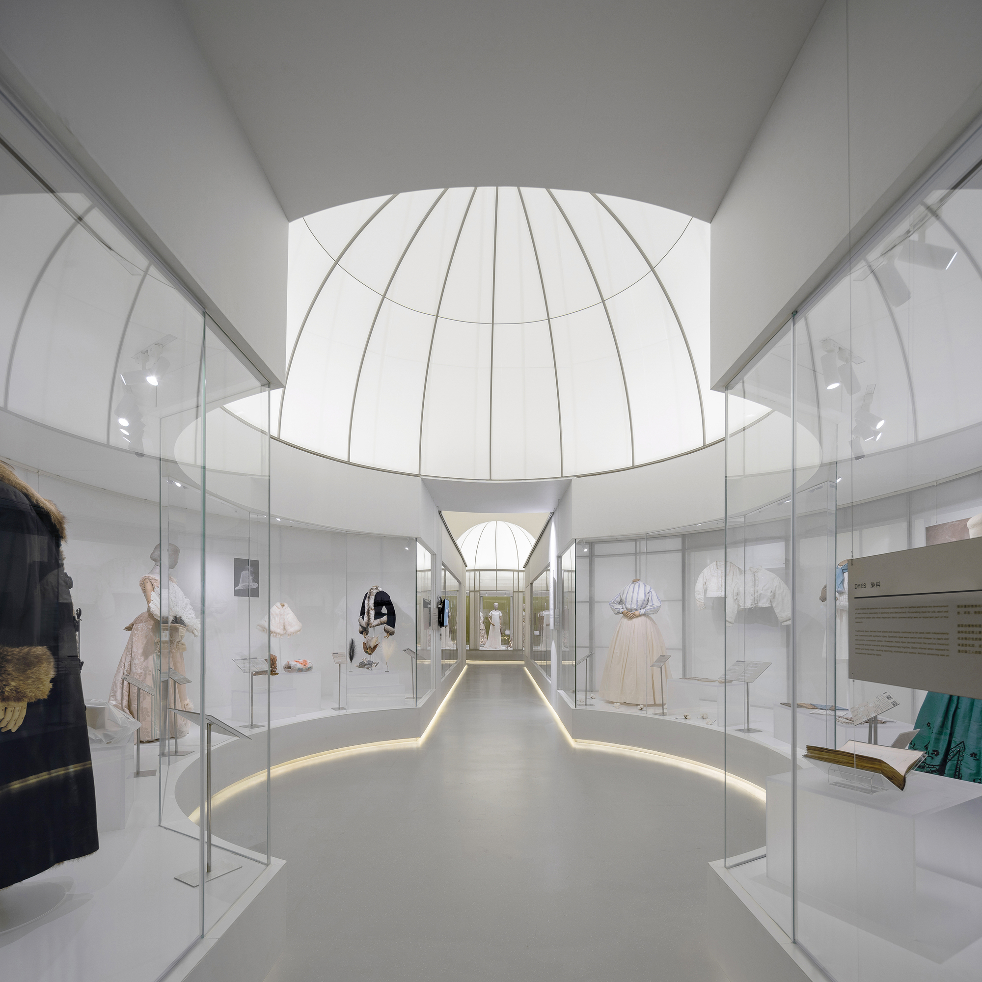 Gallery of Spatial Design of the Exhibition Fashioned from Nature ...