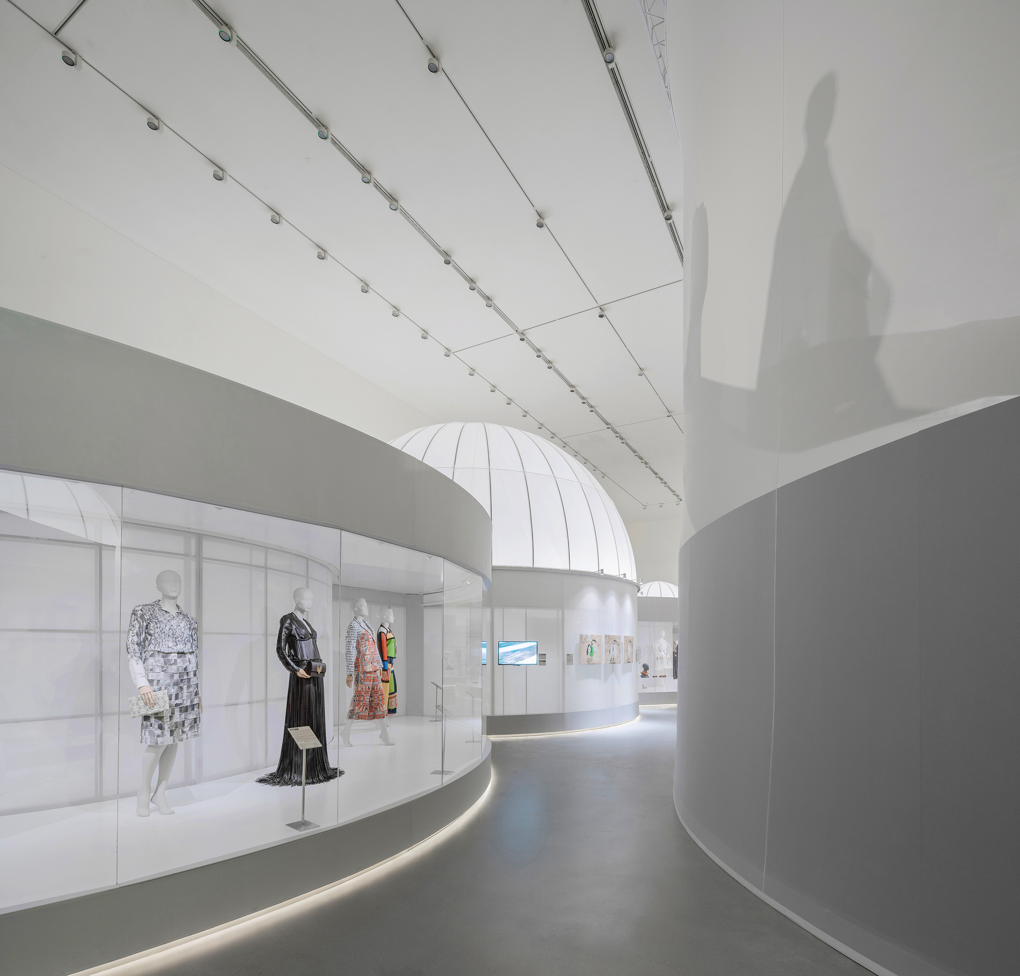 Gallery of Spatial Design of the Exhibition Fashioned from Nature ...