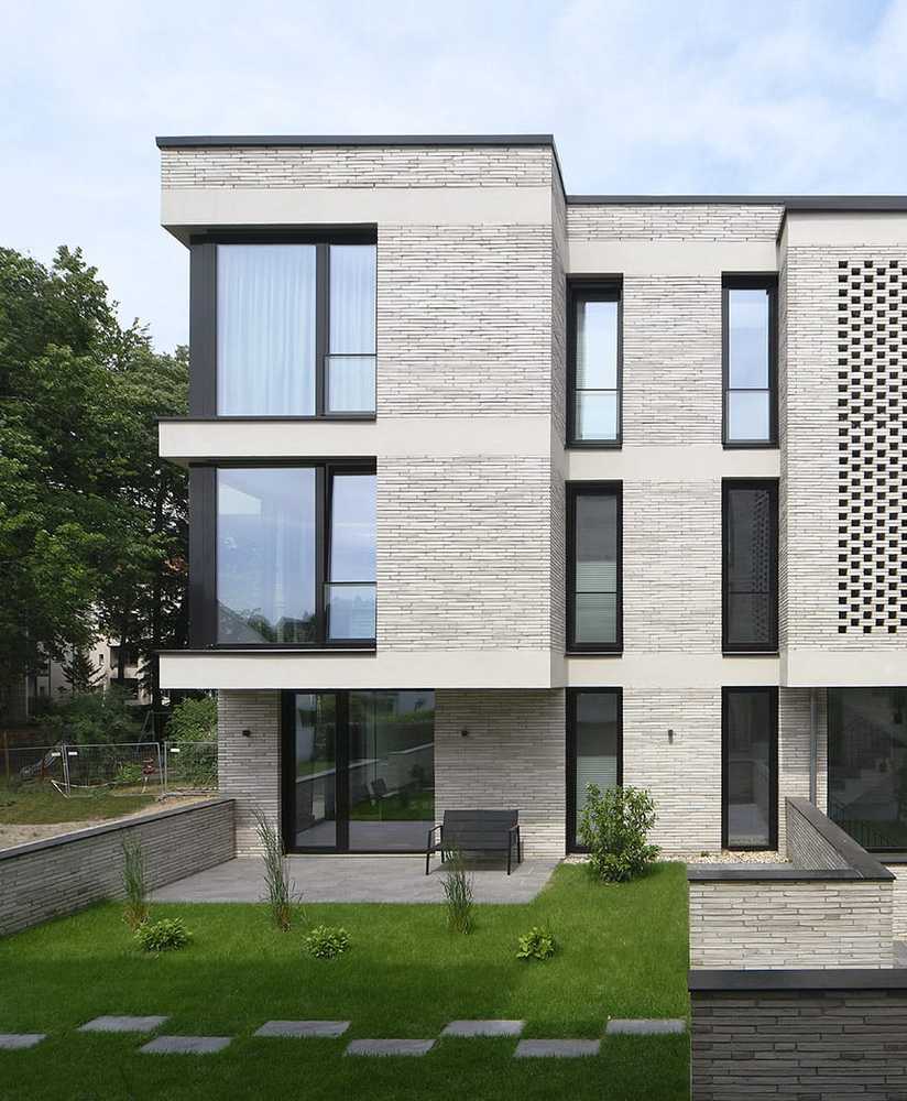 Gallery of The Versatility and Structural Integrity of Extra-Long Brick ...