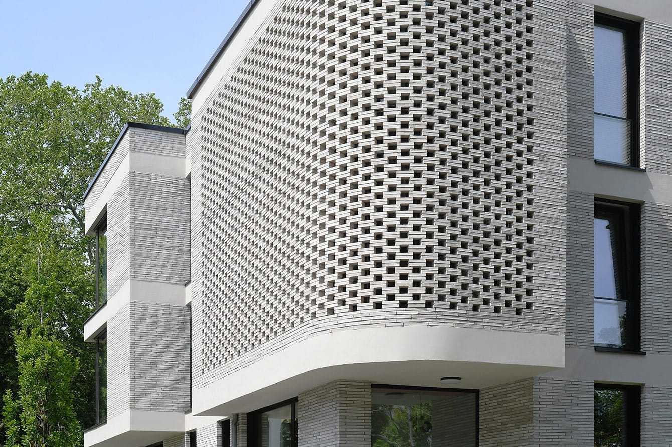 Gallery of The Versatility and Structural Integrity of Extra-Long Brick ...