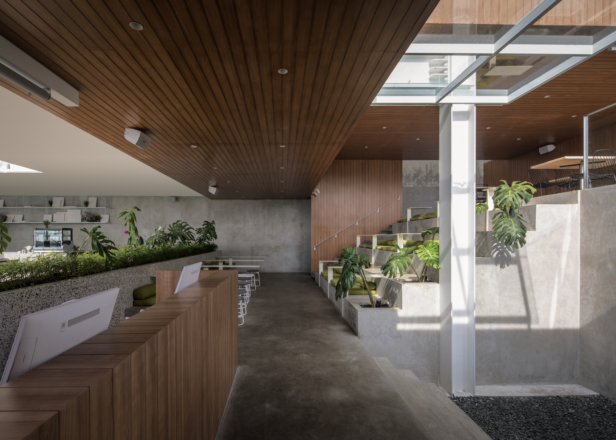 Gallery of SP Space / Hadivincent Architects - 14