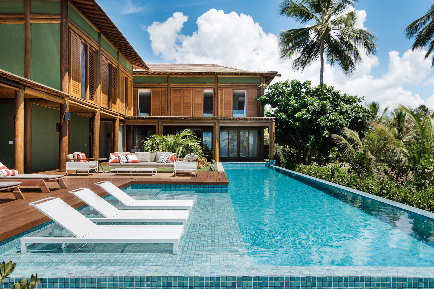 Gallery of Brazilian Houses: 10 Homes Using Rustic Wood - 11