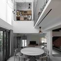 End Lot House / Eleena Jamil Architect | ArchDaily