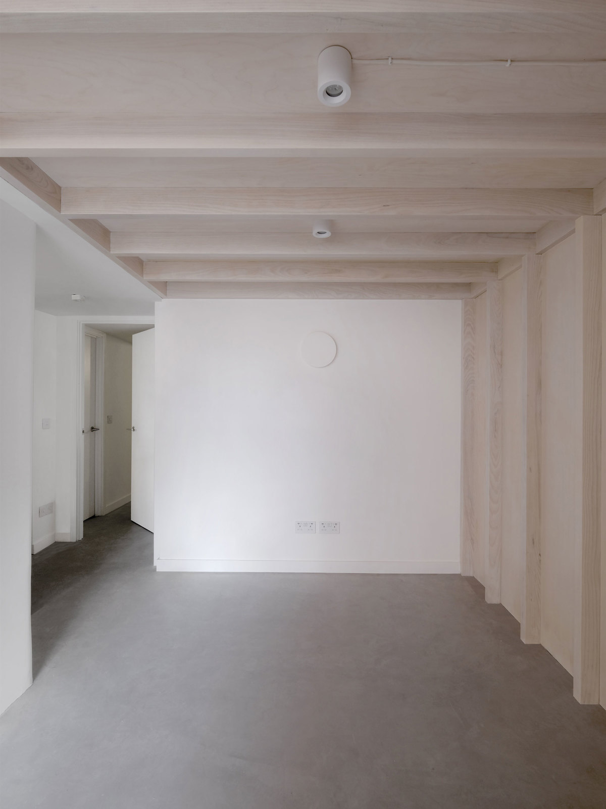 Gallery of Bow Quarter Apartment / EBBA - 9