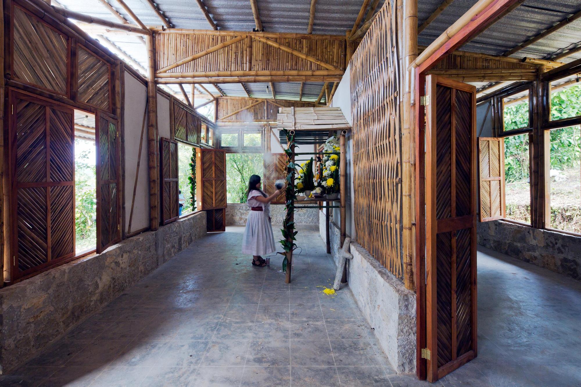 Gallery of Social Housing: 60 Examples in Plan and Section - 97