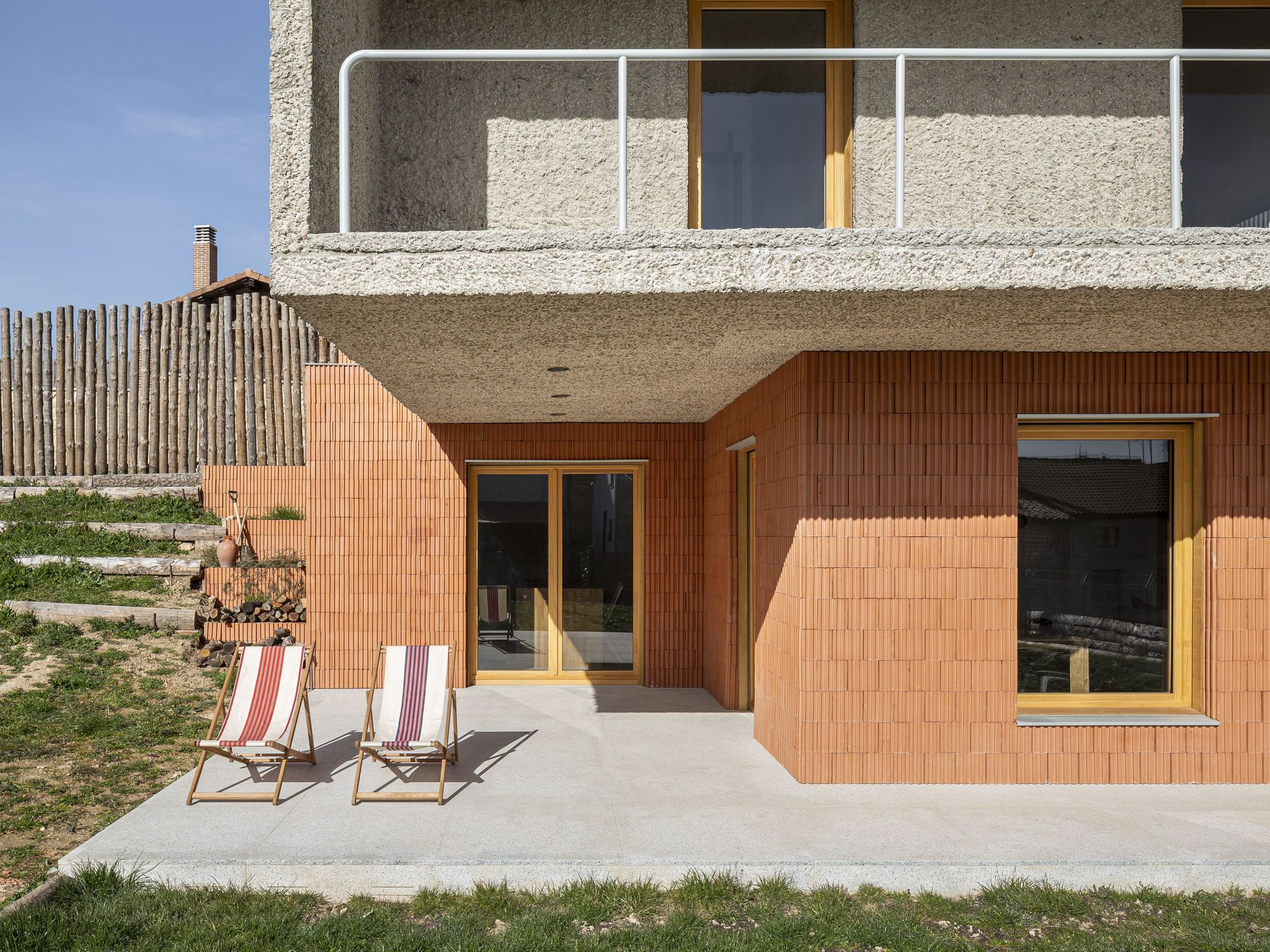 Gallery of House in Huerta de Rey / Mecanismo - 11