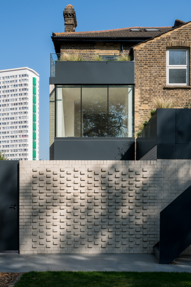 Gallery of Evelyn Street House / Gruff - 15